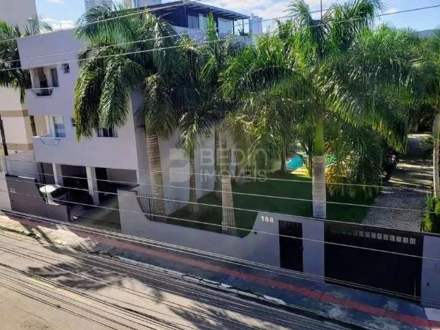 Casa / Sobrado para Locação em Balneário Camboriú/SC Vila Real 4 Quartos