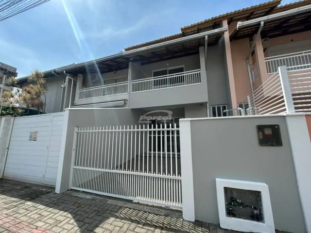 Casa / Sobrado para Locação em Balneário Piçarras/SC Centro 2 Quartos