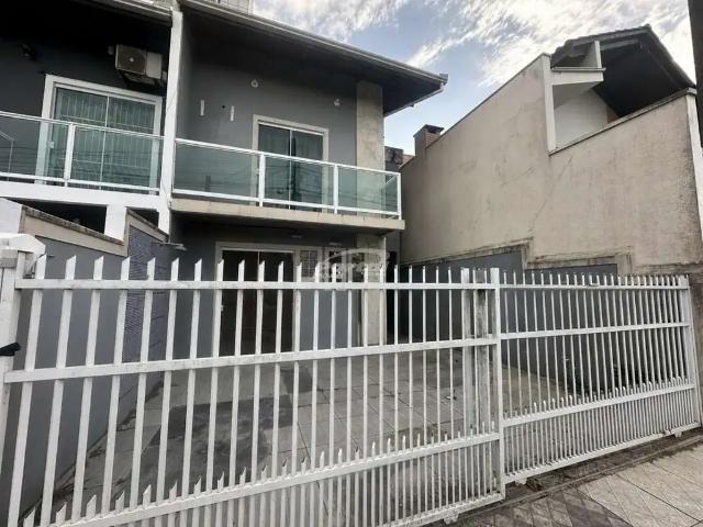 Casa / Sobrado para Locação em Balneário Piçarras/SC Centro 2 Quartos