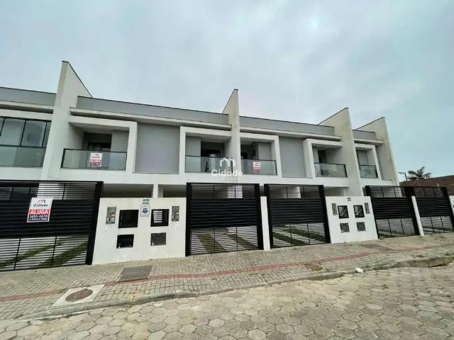 Casa / Sobrado para Locação em Balneário Piçarras/SC Centro 3 Quartos