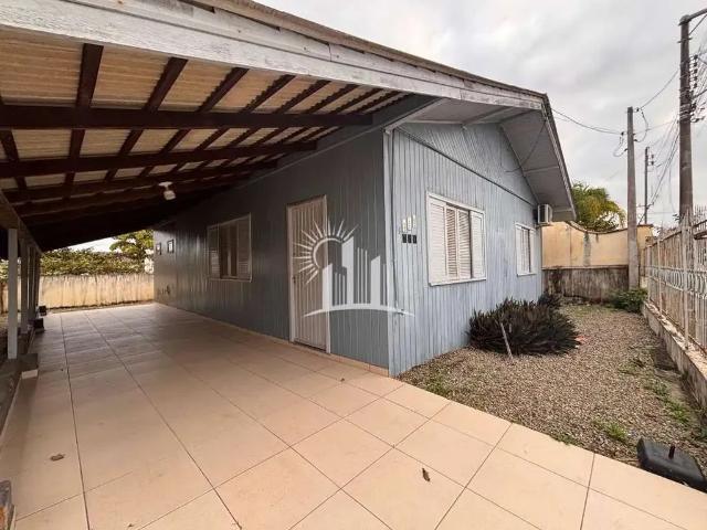 Casa / Sobrado para Locação em Balneário Piçarras/SC Centro 4 Quartos