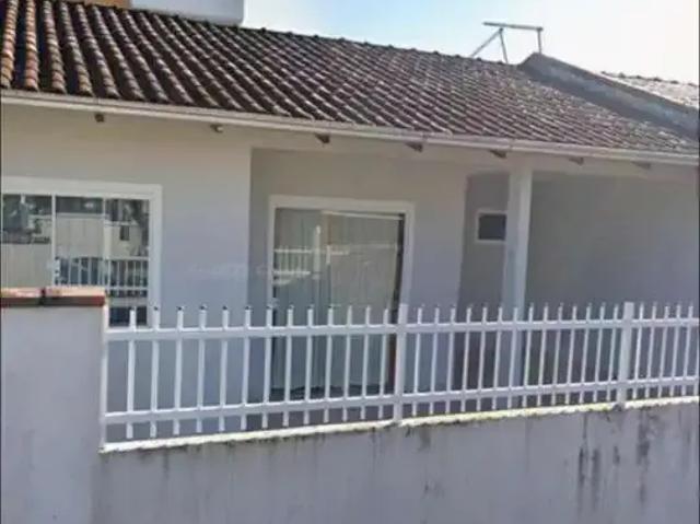 Casa / Sobrado para Locação em Balneário Piçarras/SC Itacolomi 2 Quartos