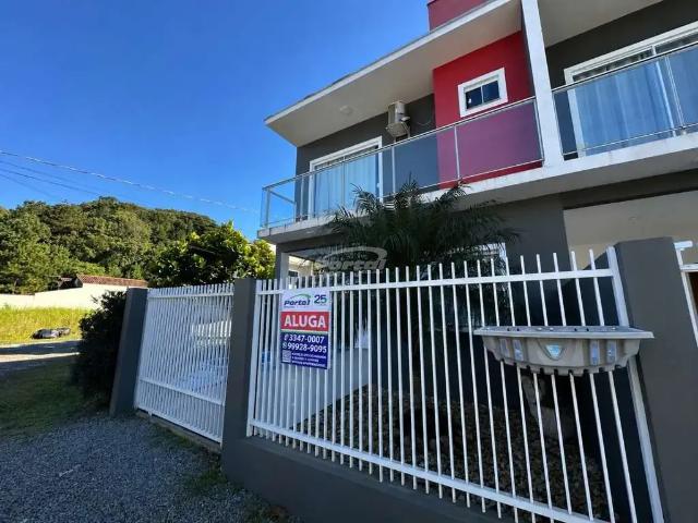 Casa / Sobrado para Locação em Balneário Piçarras/SC Itacolomi 2 Quartos