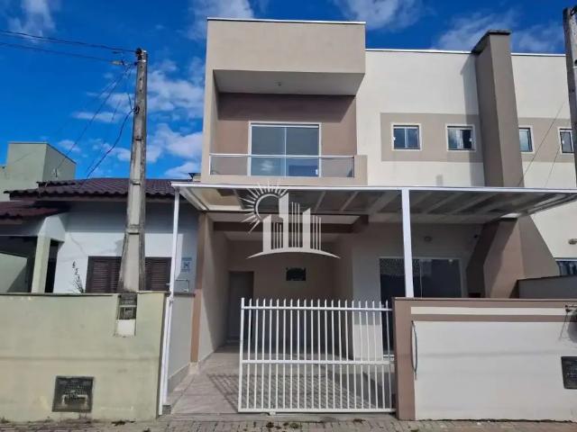 Casa / Sobrado para Locação em Balneário Piçarras/SC Itacolomi 2 Quartos