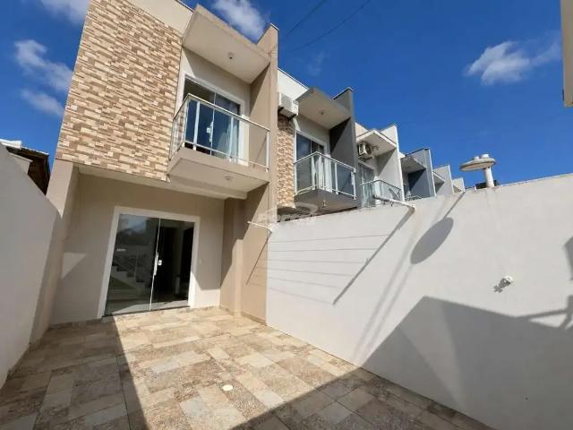 Casa / Sobrado para Locação em Balneário Piçarras/SC Itacolomi 2 Quartos
