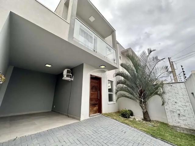 Casa / Sobrado para Locação em Balneário Piçarras/SC Itacolomi 3 Quartos