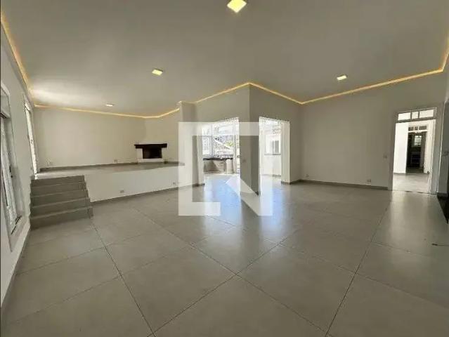 Casa / Sobrado para Locação em Barueri/SP Aldeia da Serra 4 Quartos
