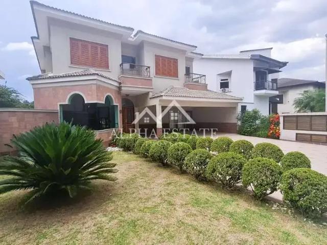 Casa / Sobrado para Locação em Barueri/SP Alphaville 4 Quartos