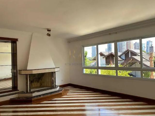 Casa / Sobrado para Locação em Barueri/SP Alphaville Residencial Dois 5 Quartos