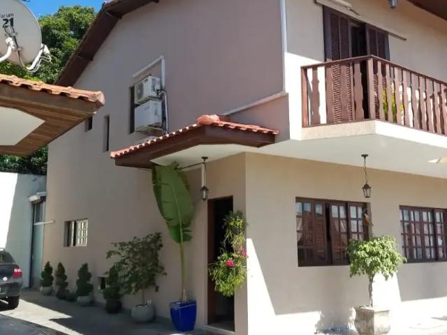 Casa / Sobrado para Locação em Barueri/SP Jardim Tupanci
