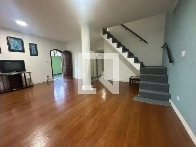 Casa / Sobrado para Locação em Barueri/SP Jardim Esperança 5 Quartos