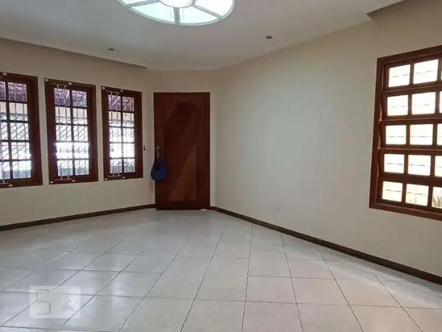 Casa / Sobrado para Locação em Barueri/SP Jardim Iracema 3 Quartos