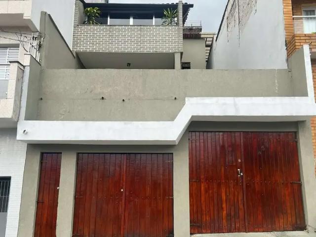 Casa / Sobrado para Locação em Barueri/SP Vila Engenho Novo 4 Quartos