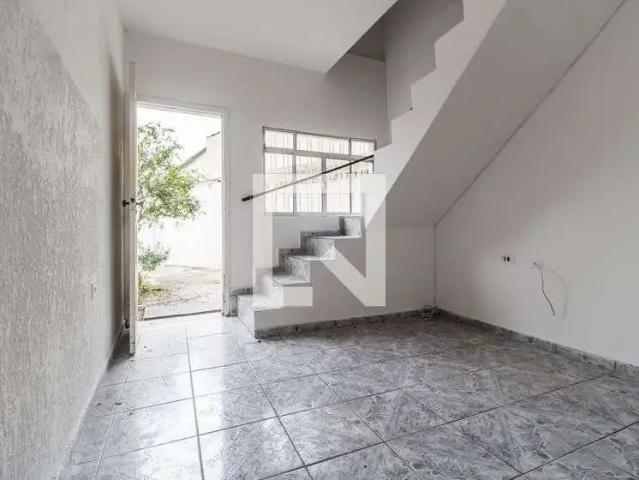 Casa / Sobrado para Locação em Barueri/SP Vila Iracema 2 Quartos