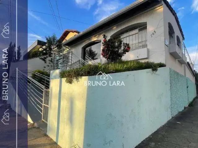 Casa / Sobrado para Locação em Betim/MG Centro 4 Quartos