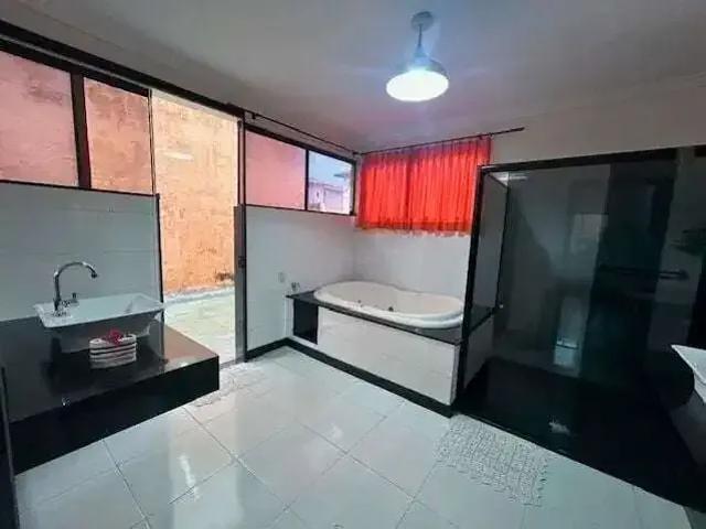 Casa / Sobrado para Locação em Belém/PA Parque Verde 4 Quartos