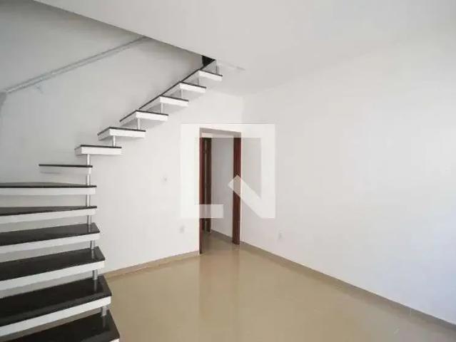 Casa / Sobrado para Locação em Belford Roxo/RJ Heliópolis 2 Quartos