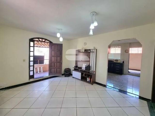 Casa / Sobrado para Locação em Belo Horizonte/MG Alípio de Melo 3 Quartos
