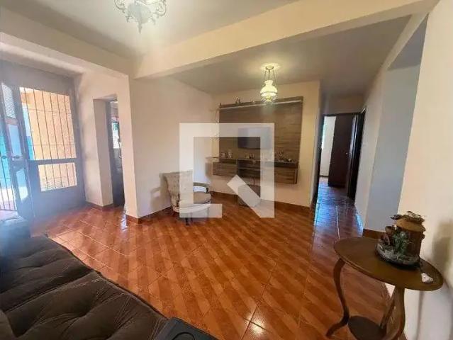 Casa / Sobrado para Locação em Belo Horizonte/MG Alto Caiçaras 4 Quartos
