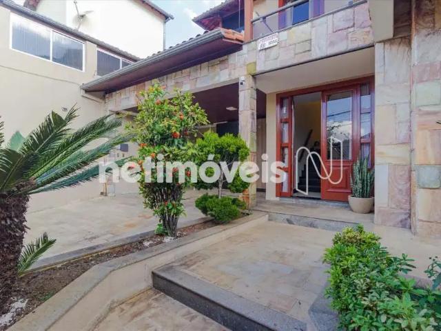 Casa / Sobrado para Locação em Belo Horizonte/MG Álvaro Camargos 5 Quartos
