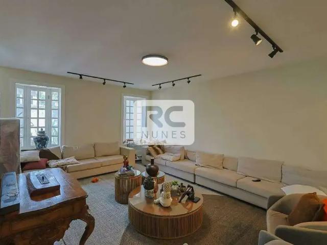 Casa / Sobrado para Locação em Belo Horizonte/MG Belvedere 4 Quartos