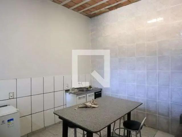 Casa / Sobrado para Locação em Belo Horizonte/MG Cachoeirinha 2 Quartos