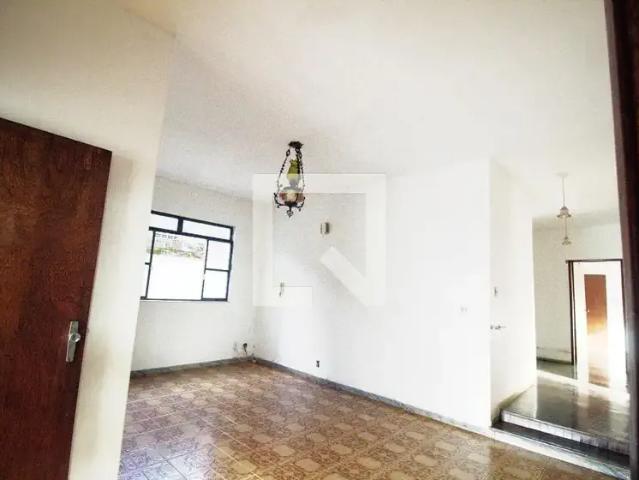 Casa / Sobrado para Locação em Belo Horizonte/MG Caiçaras 6 Quartos