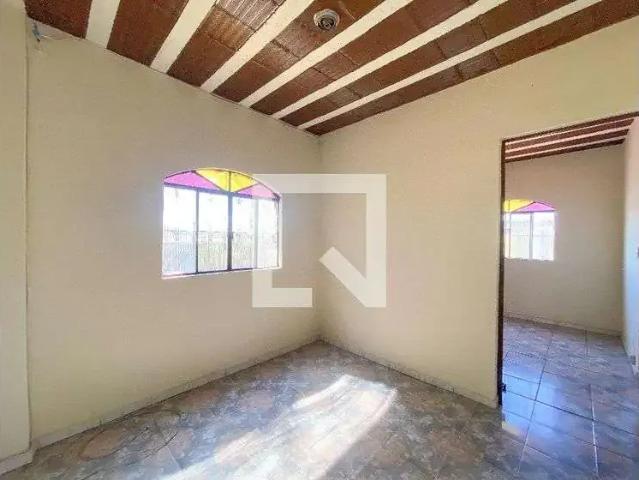 Casa / Sobrado para Locação em Belo Horizonte/MG Califórnia 2 Quartos