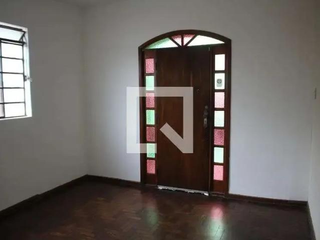 Casa / Sobrado para Locação em Belo Horizonte/MG Califórnia 5 Quartos