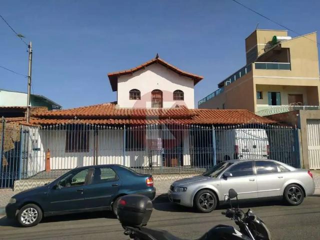 Casa / Sobrado para Locação em Belo Horizonte/MG Cenáculo 5 Quartos