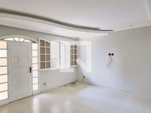 Casa / Sobrado para Locação em Belo Horizonte/MG Cidade Nova 4 Quartos