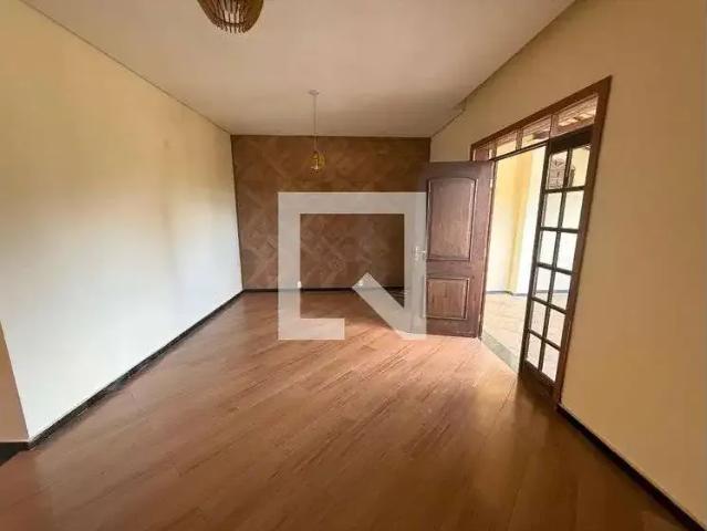 Casa / Sobrado para Locação em Belo Horizonte/MG Ermelinda 3 Quartos