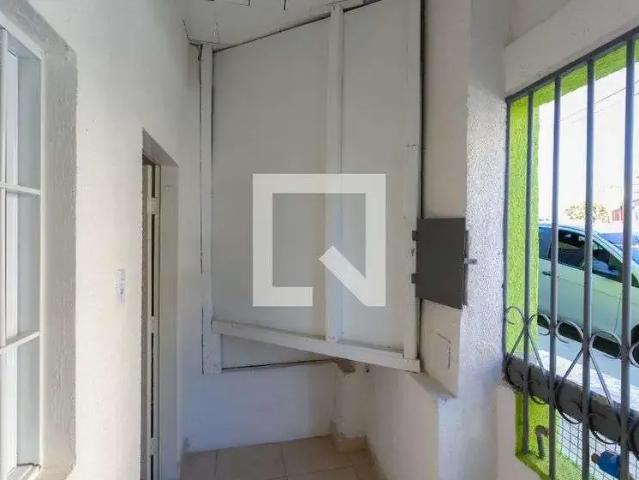 Casa / Sobrado para Locação em Belo Horizonte/MG Fernão Dias 2 Quartos