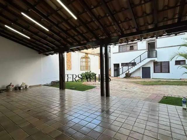 Casa / Sobrado para Locação em Belo Horizonte/MG Floresta 8 Quartos