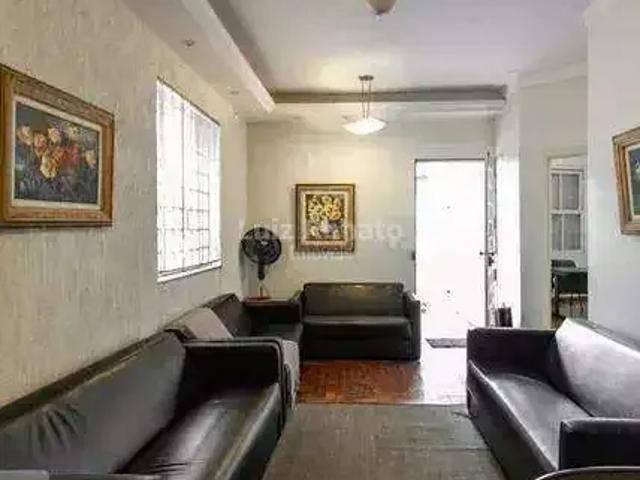 Casa / Sobrado para Locação em Belo Horizonte/MG Funcionários 8 Quartos