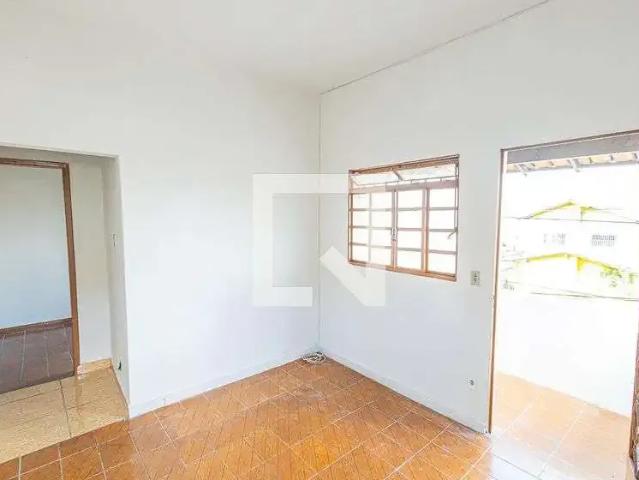 Casa / Sobrado para Locação em Belo Horizonte/MG Glória 3 Quartos