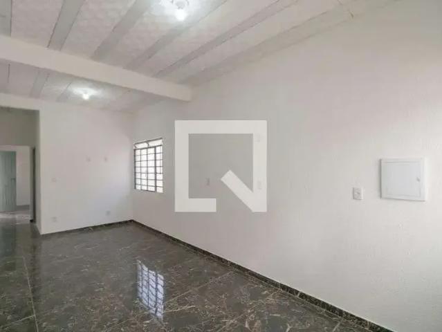 Casa / Sobrado para Locação em Belo Horizonte/MG Glória 3 Quartos