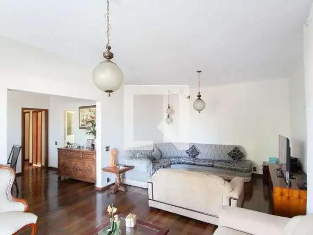 Casa / Sobrado para Locação em Belo Horizonte/MG Glória 4 Quartos