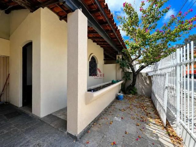 Casa / Sobrado para Locação em Belo Horizonte/MG Itapoã 4 Quartos