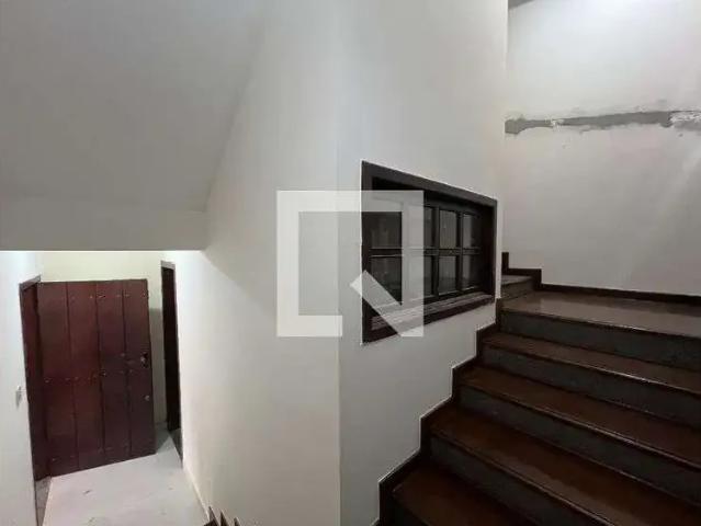 Casa / Sobrado para Locação em Belo Horizonte/MG Itapoã 2 Quartos