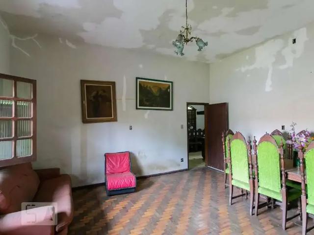 Casa / Sobrado para Locação em Belo Horizonte/MG Jaqueline 3 Quartos