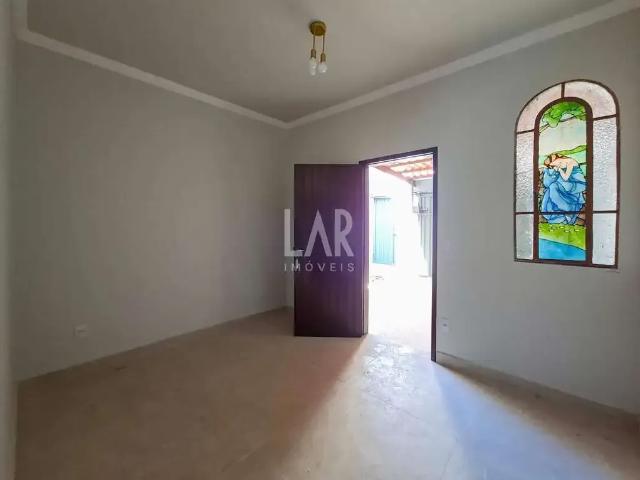 Casa / Sobrado para Locação em Belo Horizonte/MG Jaraguá 2 Quartos