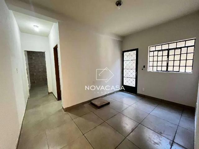 Casa / Sobrado para Locação em Belo Horizonte/MG Jardim Guanabara 2 Quartos