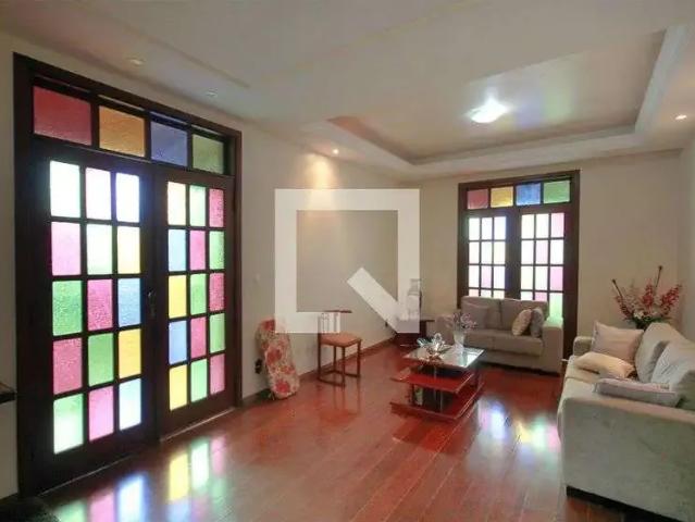 Casa / Sobrado para Locação em Belo Horizonte/MG Luxemburgo 5 Quartos