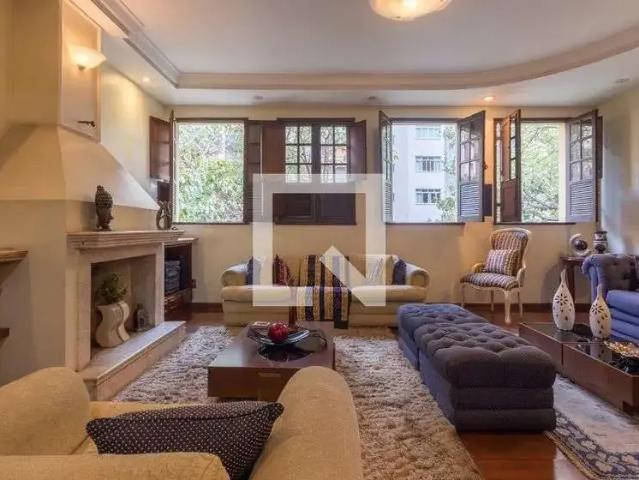 Casa / Sobrado para Locação em Belo Horizonte/MG Luxemburgo 7 Quartos