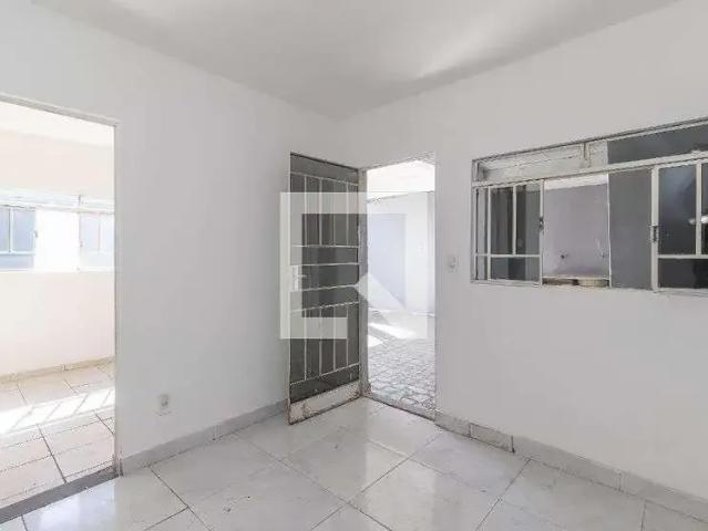 Casa / Sobrado para Locação em Belo Horizonte/MG Mantiqueira 2 Quartos