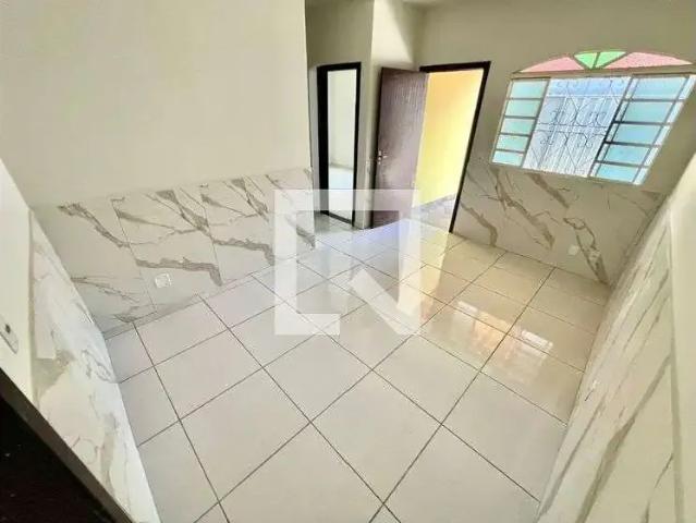 Casa / Sobrado para Locação em Belo Horizonte/MG Mantiqueira 2 Quartos