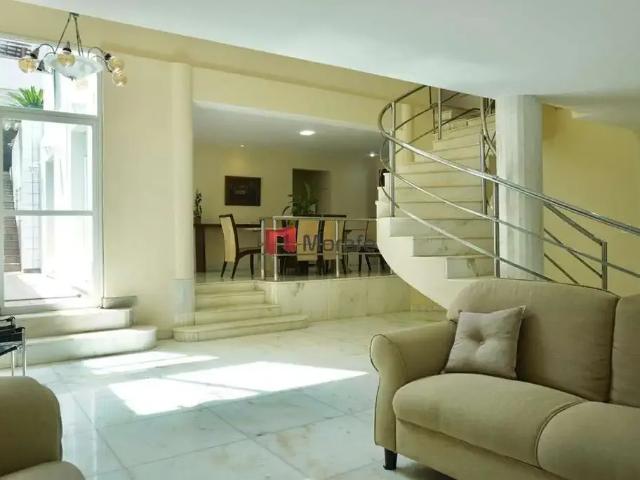 Casa / Sobrado para Locação em Belo Horizonte/MG Mangabeiras 5 Quartos