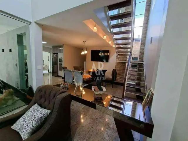 Casa / Sobrado para Locação em Belo Horizonte/MG Nova Granada 4 Quartos