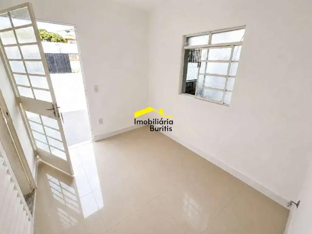 Casa / Sobrado para Locação em Belo Horizonte/MG Nova Suíssa 2 Quartos